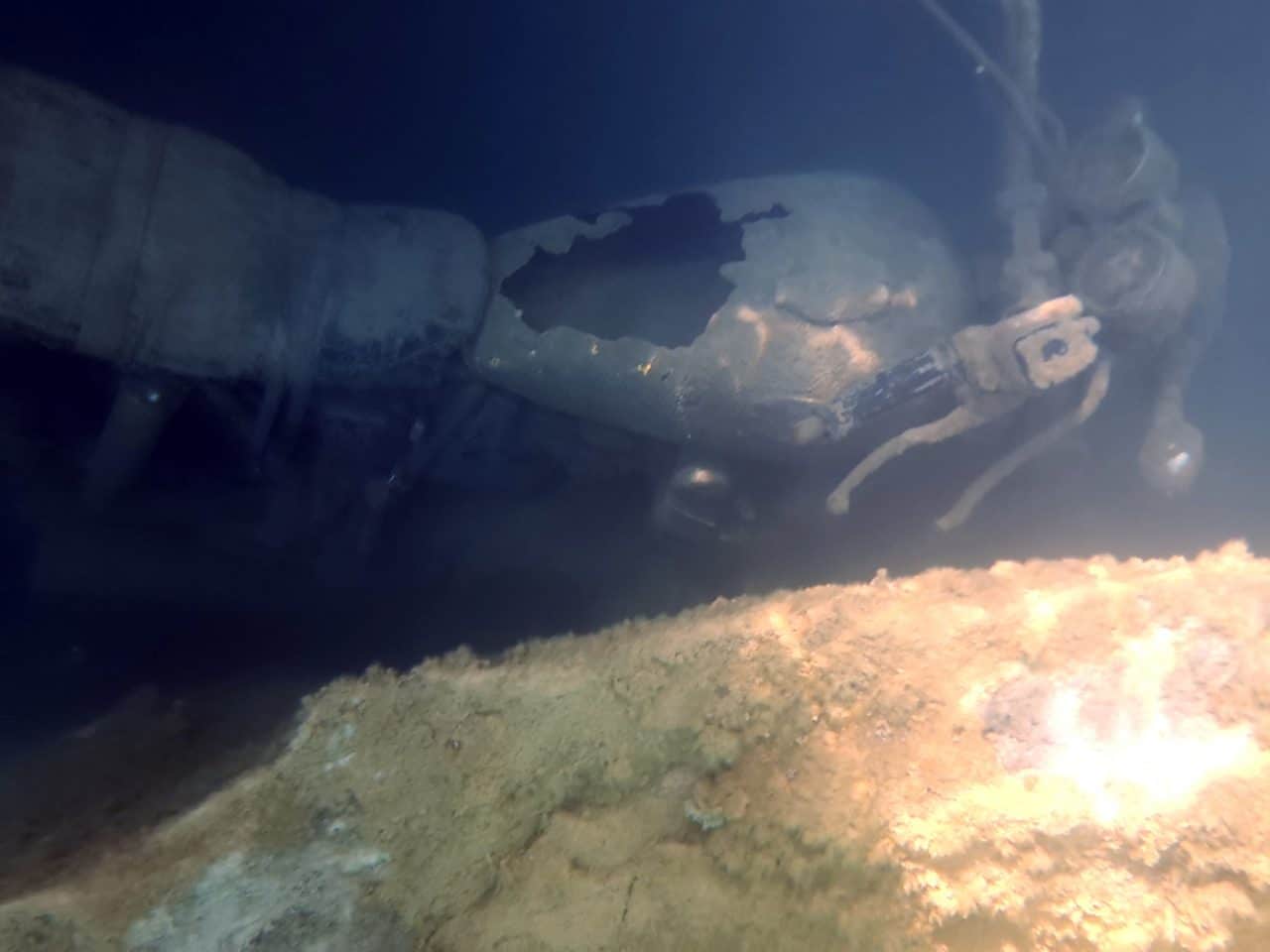 An Up Close Dive at Mermet Springs with James Roberts - Diventures